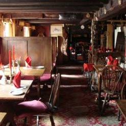 Restaurante The Withies Inn - Compton, , Surrey | OpenTable