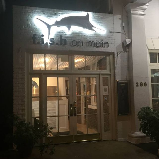 Restaurante Fish on Main - Port Washington, , NY | OpenTable