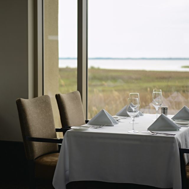 The Hobbit Restaurant - Mis à jour en 2024, Restaurant Américain ...