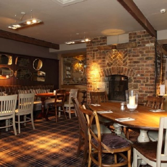 The Roundhay Fox - Updated 2025, International Restaurant in Leeds ...