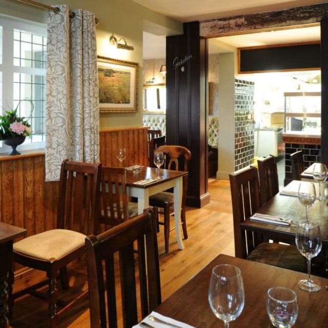 The Crown Inn Cookham - Top Rated Restaurant in Cookham, Berkshire ...