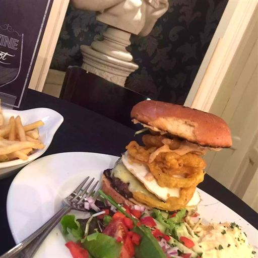 Restaurante The Commercial Bar & Hotel - Chester, , Cheshire | OpenTable