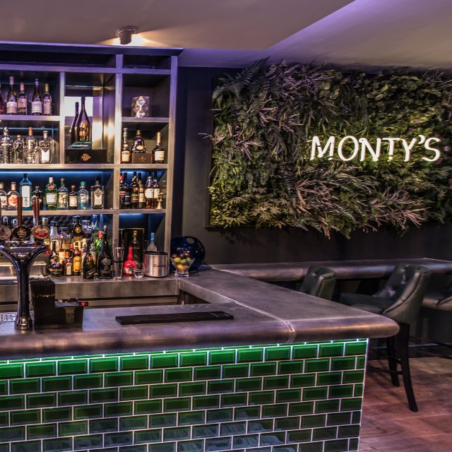 Restaurante Monty's Restaurant & Wine Bar - Southsea, Hampshire | OpenTable
