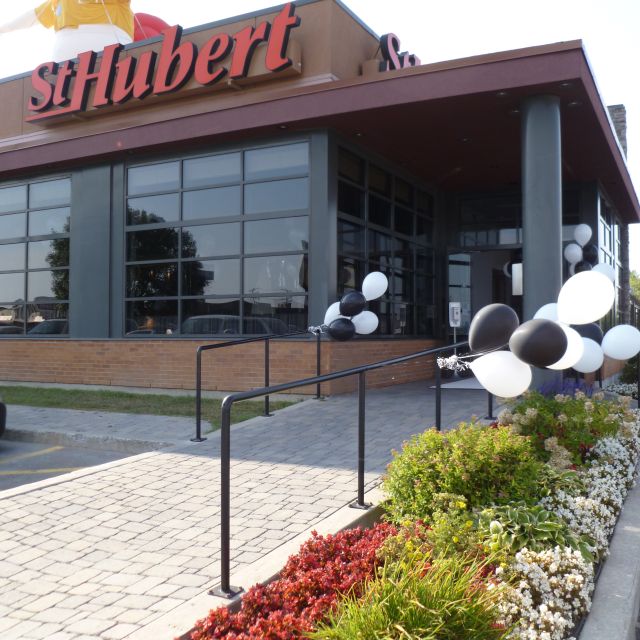 Rôtisserie St-Hubert - St-Martin - Updated 2026, Barbecue Restaurant in ...