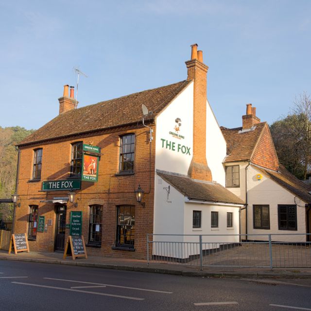 The Fox Inn - Updated 2025, Gastro Pub in Farnham, Surrey
