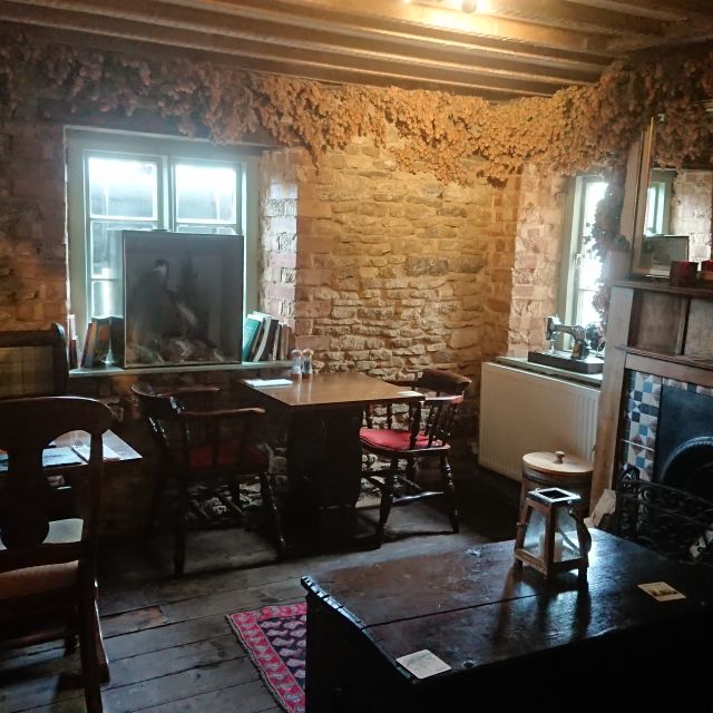 Ye Olde Swan - Updated 2025, International Restaurant in Radcot ...