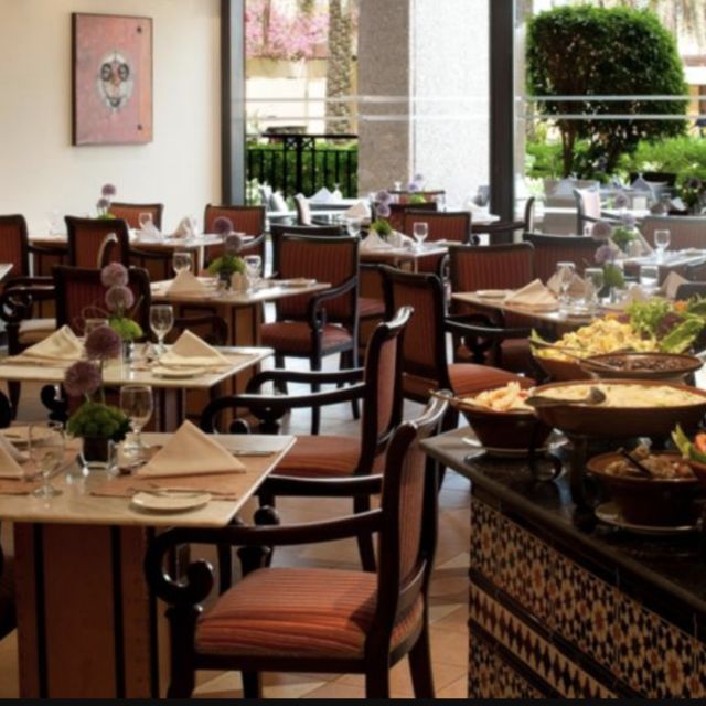 Restaurante Musandam Cafe Terrace & Restaurant - InterContinental ...