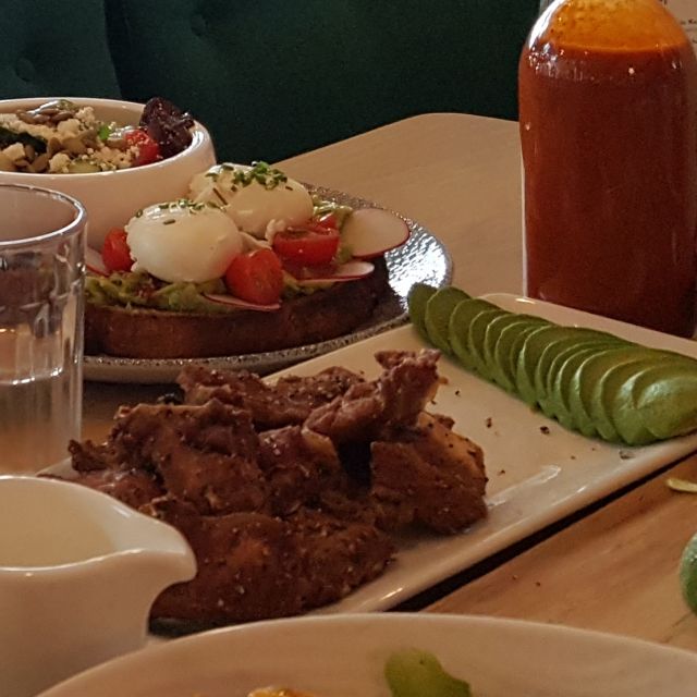 Earls Kitchen + Bar - Station Square - Burnaby, BC | OpenTable