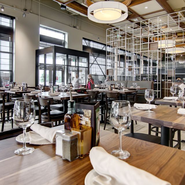 Restaurante Enoteca Monza Pizzeria Moderna- St Bruno - Saint-Bruno, QC ...