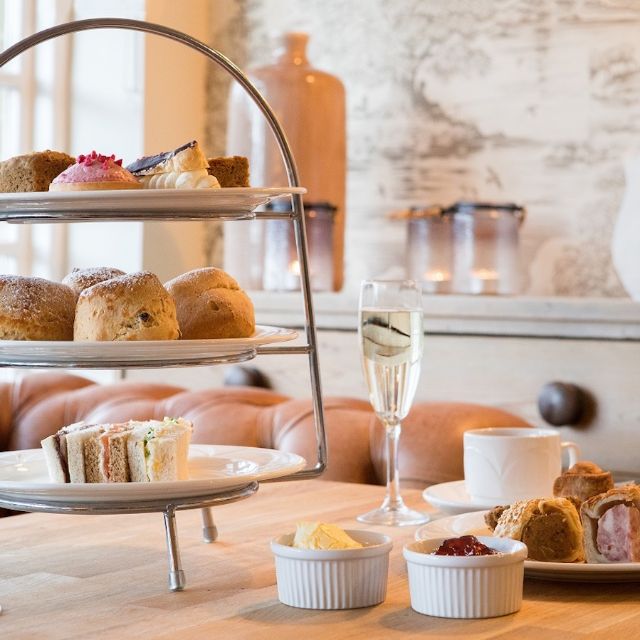Restaurant Afternoon Tea at Beaulieu Hotel - Lyndhurst, , Hampshire ...
