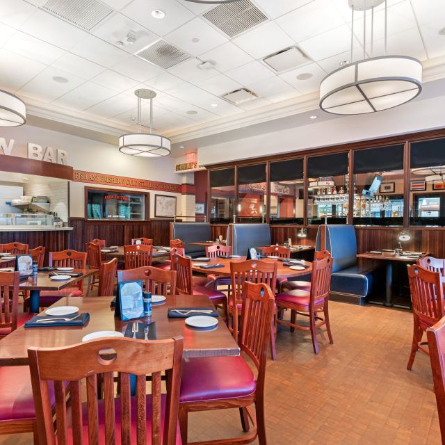 Restaurant Mitchell's Fish Market - Galleria - Pittsburgh - Pittsburgh ...