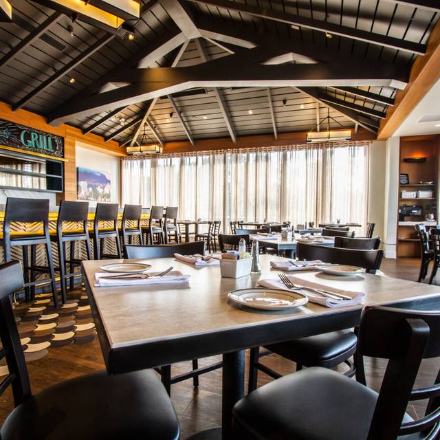 Daily Grill - Studio City - Updated 2025, American Restaurant in Studio ...