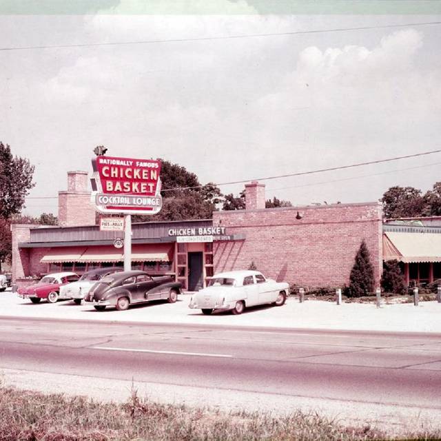 Dell Rhea's Chicken Basket - Updated 2026, American Restaurant in ...