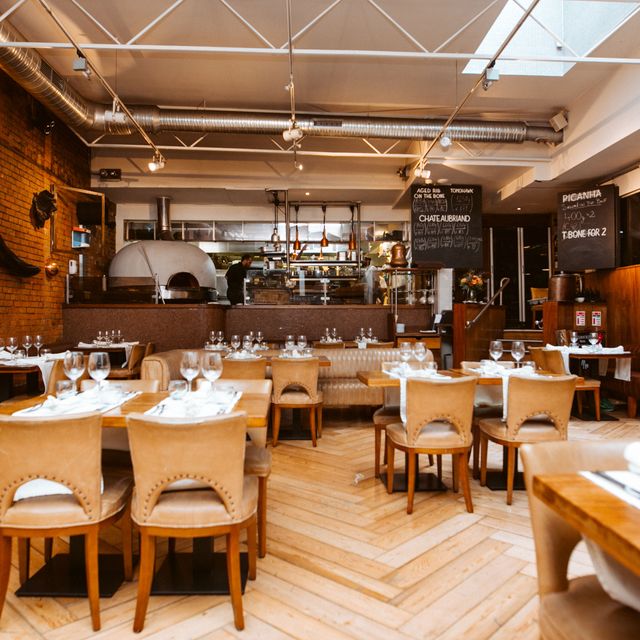 Restaurante Fade Street Social - The Main Restaurant - Dublin, , Co ...
