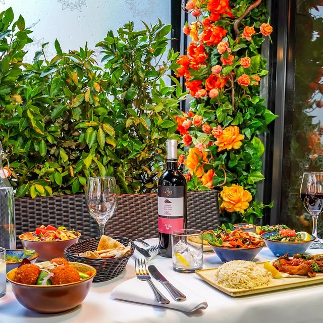Restaurante Lazeez Lebanese Tapas - London, | OpenTable