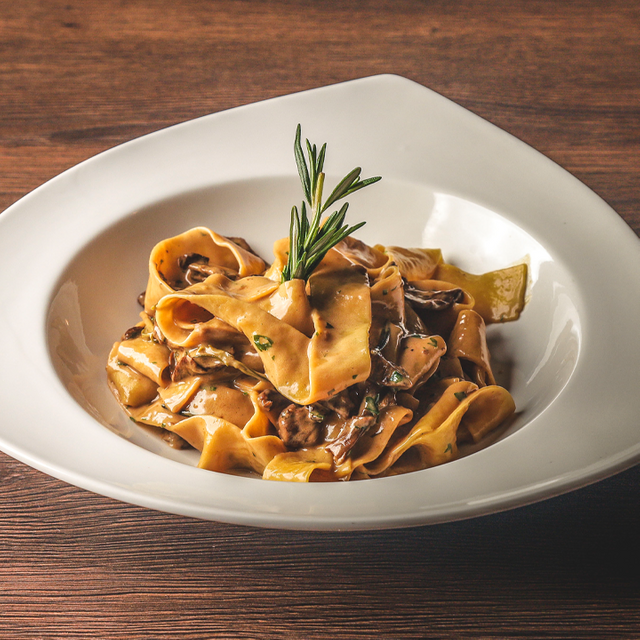 Red Carpet Italian Restaurant - Updated 2025, Italian Restaurant in ...