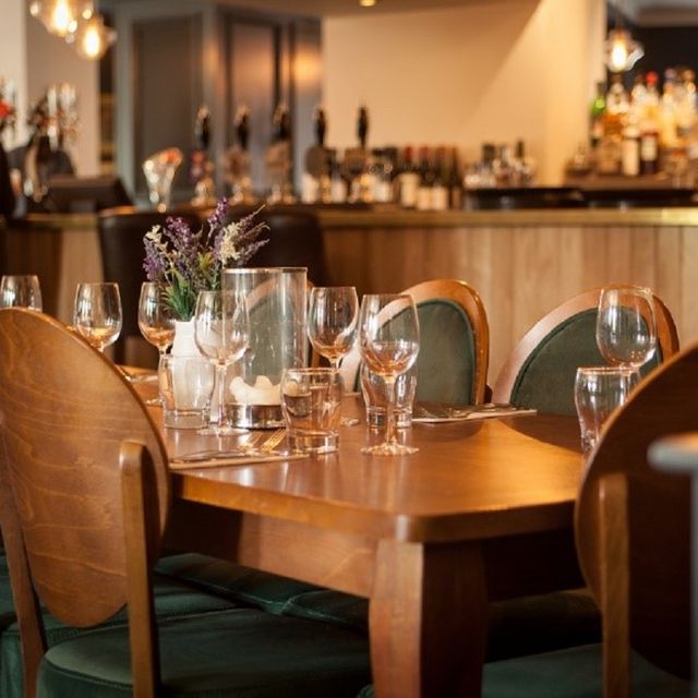 Restaurante The Victoria - Woodham - Addlestone, , Surrey | OpenTable
