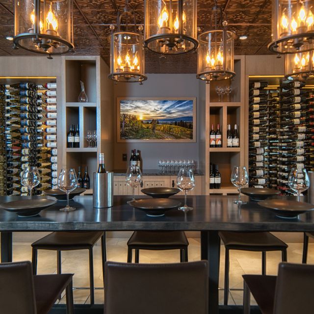 OAK + CRU Social Kitchen & Wine Bar - Updated 2025, Canadian Restaurant ...