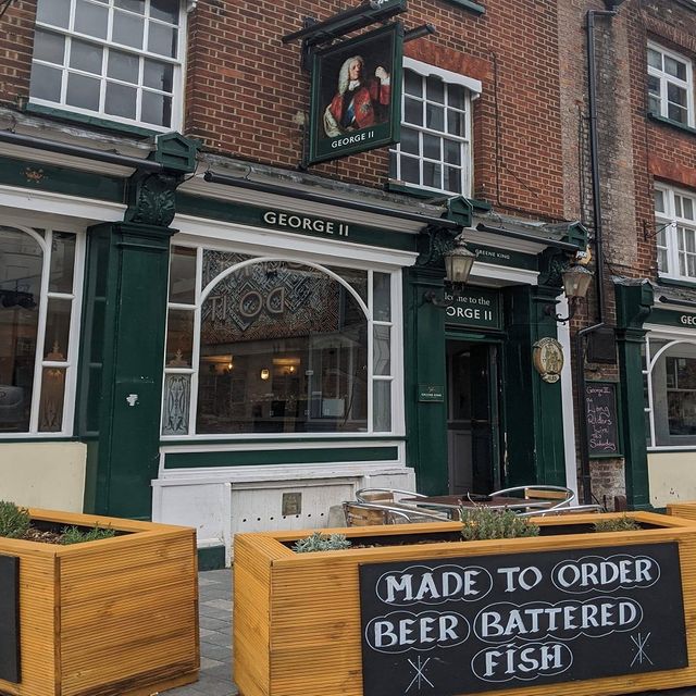 George II - Updated 2025, English Restaurant in Luton, England