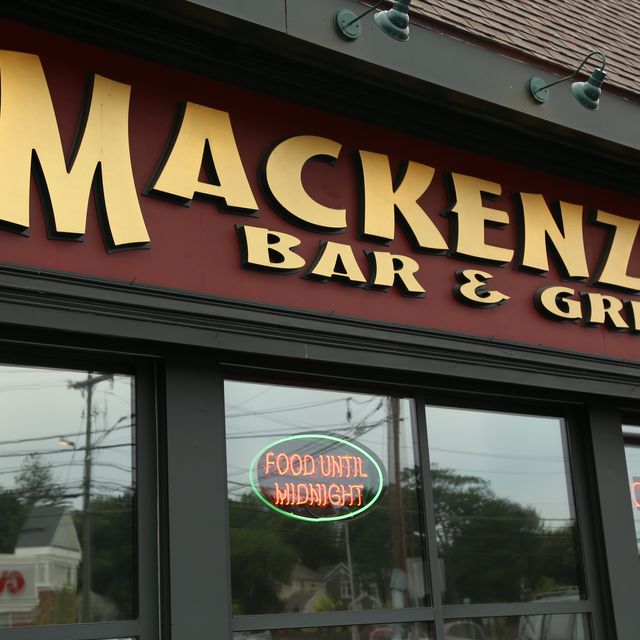 Mackenzies Bar and Grill - Updated 2025, American Restaurant in ...