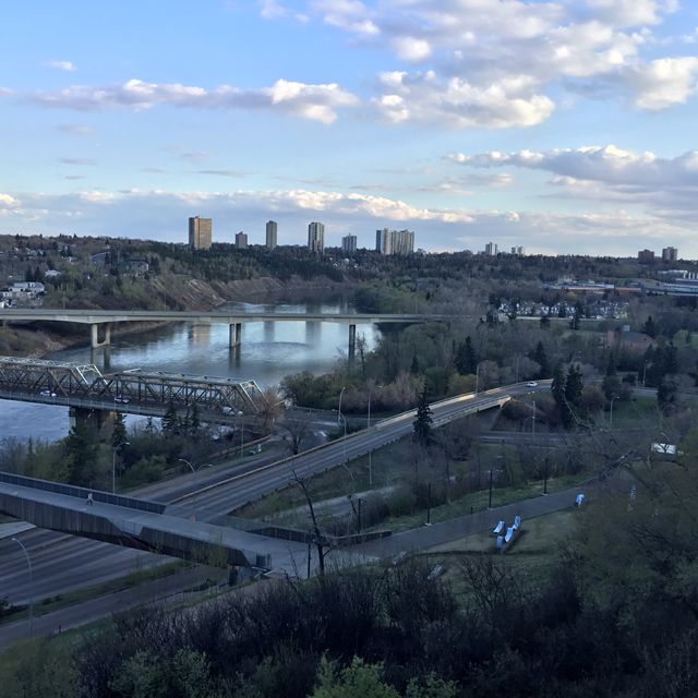 Riverside Bistro - Courtyard by Marriott Edmonton Restaurant - Edmonton ...