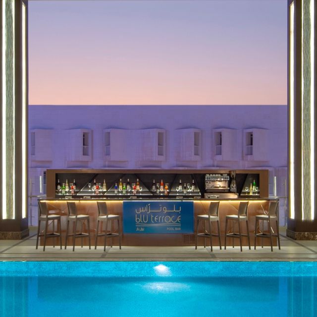 BluTerrace Pool Bar - Actualizado en 2025, restaurante griego en Doha, Doha