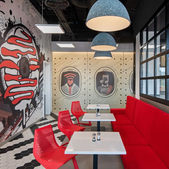 Oui Bar - Radisson RED Hotel Dubai Silicon Oasis - Updated 2024 ...