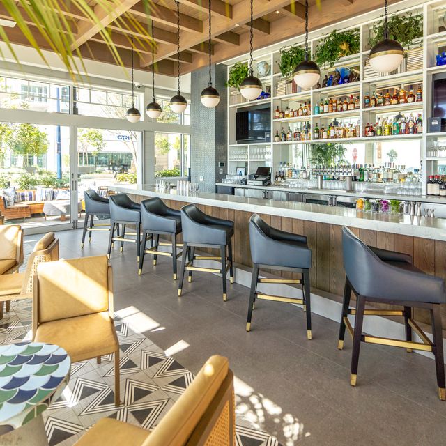 Restaurante The Shore Room Bar and Lounge - Oceanside, CA | OpenTable