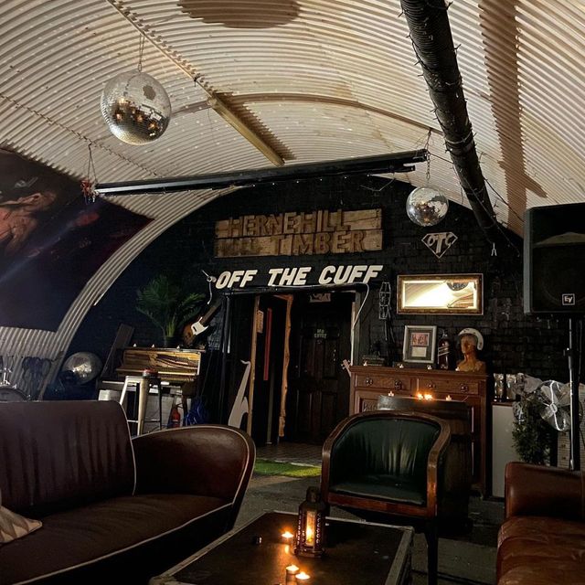 Off The Cuff - OTC Bar - Actualizado en 2024, Salón en London, Greater London