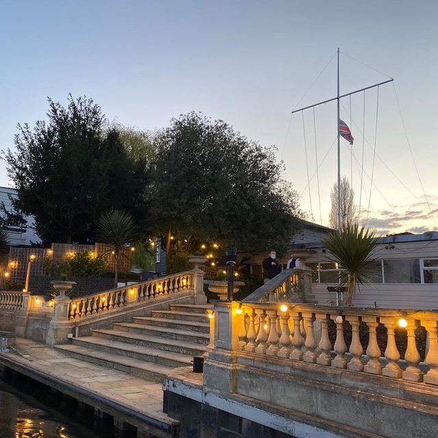 Raven's Ait Bar - Mis à jour en 2024, Bar Lounge à Surbiton, Greater London