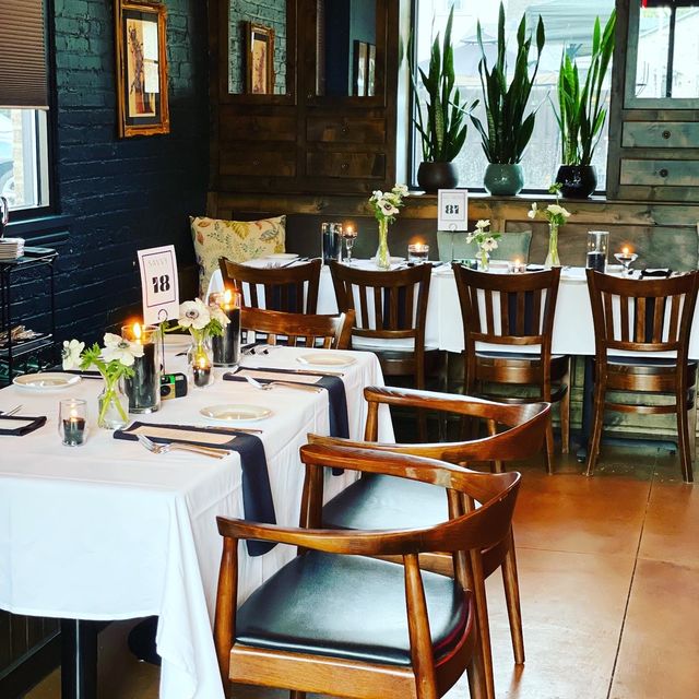 The Walrus Room Restaurant - Geneva, IL | OpenTable