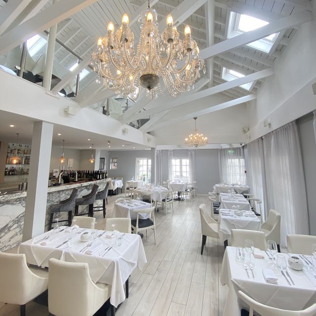 St Villa Bar and Restaurant - Updated 2025, Italian Restaurant in St ...