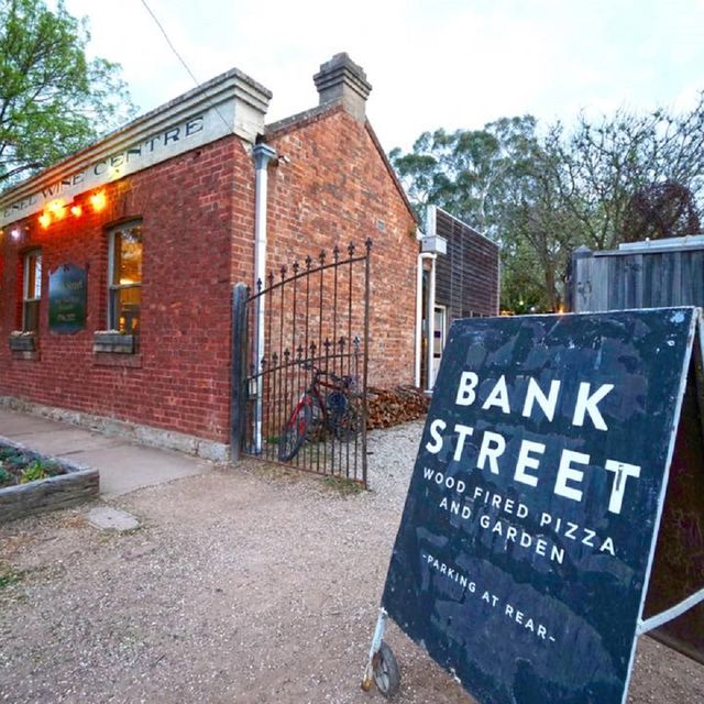 Bank Street Wood Fired Pizza & Garden Restaurant - Avenel, AU-VIC ...