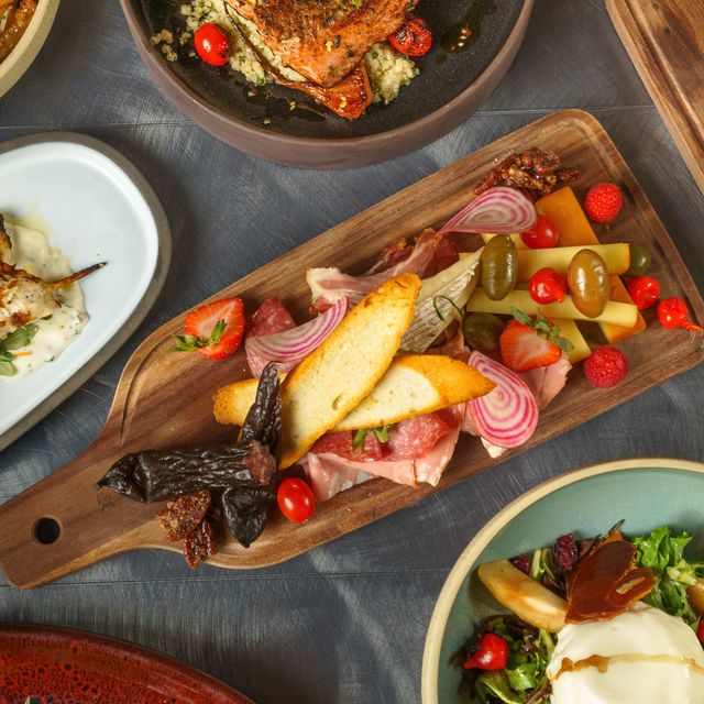 MIXT Lobby Lounge @ Sheraton Vancouver Guildford Hotel Restaurant ...