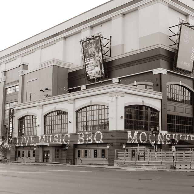 Shiners on the Levee - Updated 2025, Barbecue Restaurant in Newport, KY