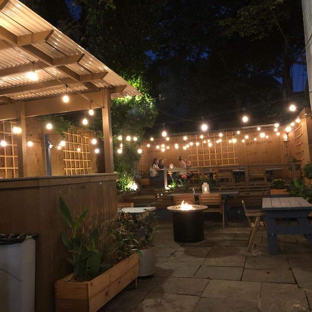 City Sliders at the Westlawn Inn - Updated 2025, Burgers Restaurant in ...