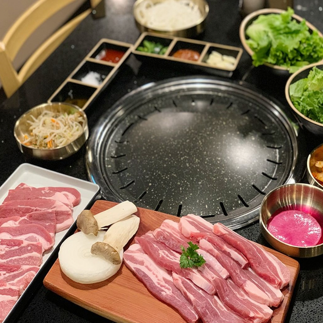 Restaurante 백정 에드먼튼 Baekjeong Korean BBQ House in Edmonton - Edmonton ...