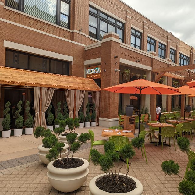 Restaurante Hugo's Invitados - West Village - Dallas, , TX | OpenTable