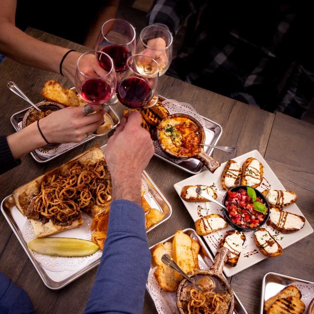 Restaurante Uncle Tanks Kitchen and Bar - Franklin Township, NJ | OpenTable