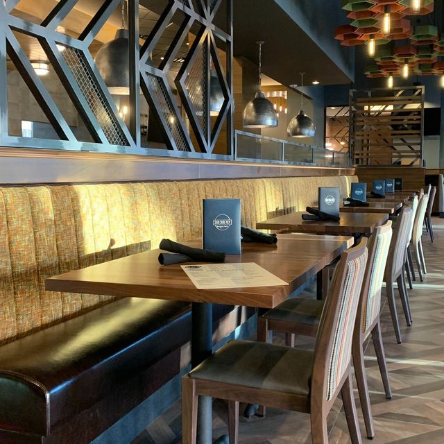 BRU Burger Bar - Montgomery Restaurant - Cincinnati, OH | OpenTable