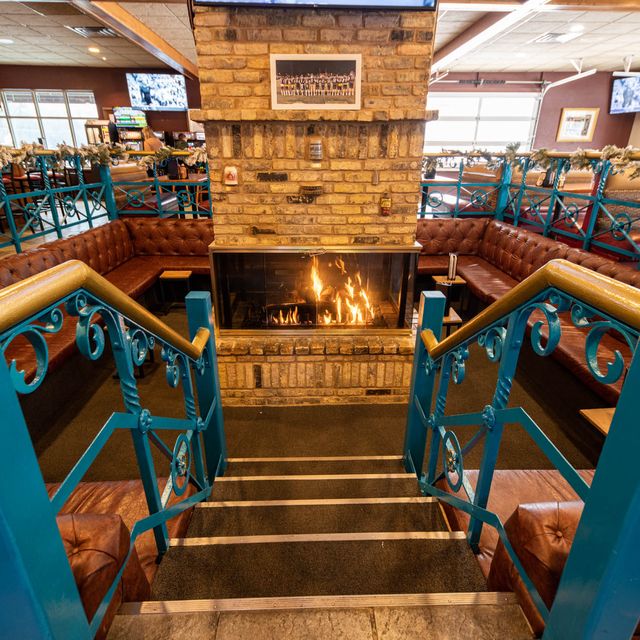 Ella's Public House - Updated 2025, American Restaurant in Delafield, WI