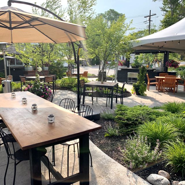 Restaurante Crossroads Restaurant - Rosseau, , ON | OpenTable