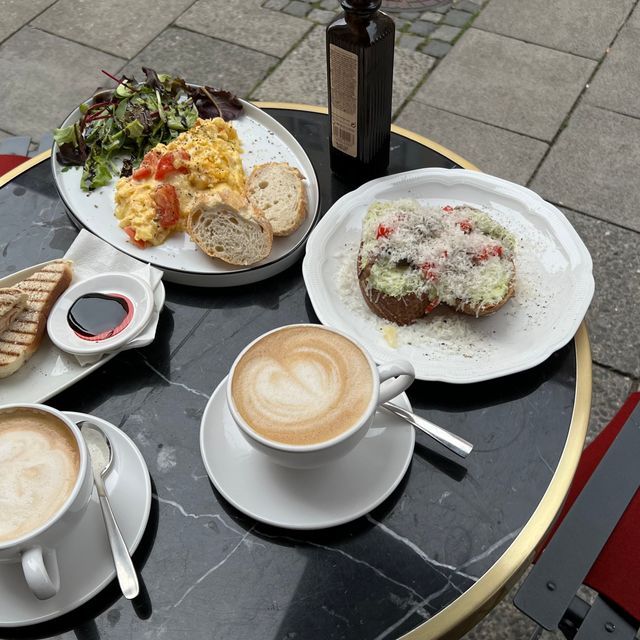 The Village Café - Updated 2025, Italian Restaurant in München, BY