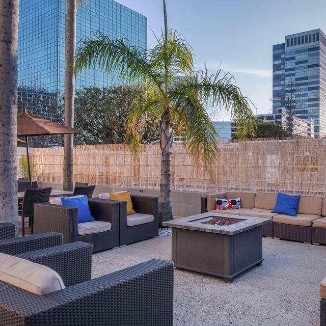 East Grand Bar & Grille at DoubleTree LAX/El Segundo - Updated 2025 ...