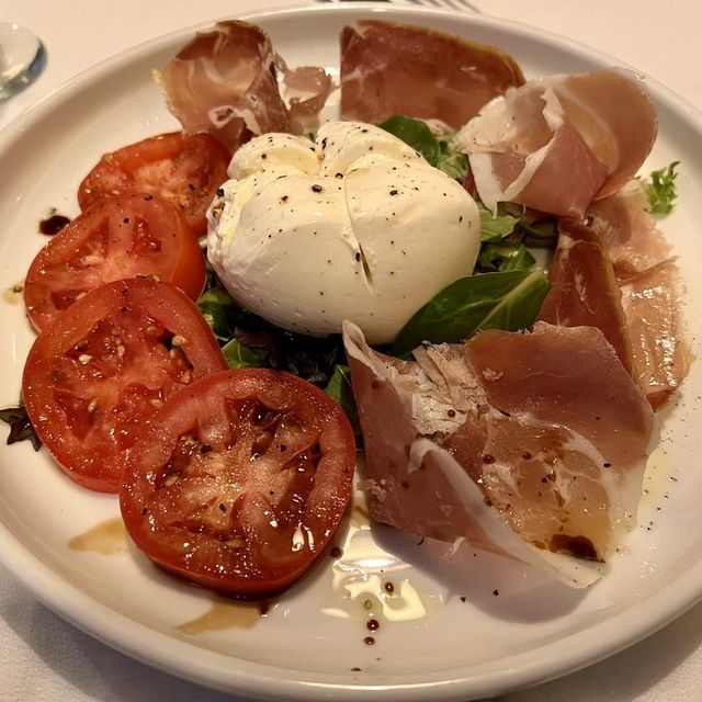 Ravyn & Robyn Food & Wine Restaurant - Hawley, PA | OpenTable