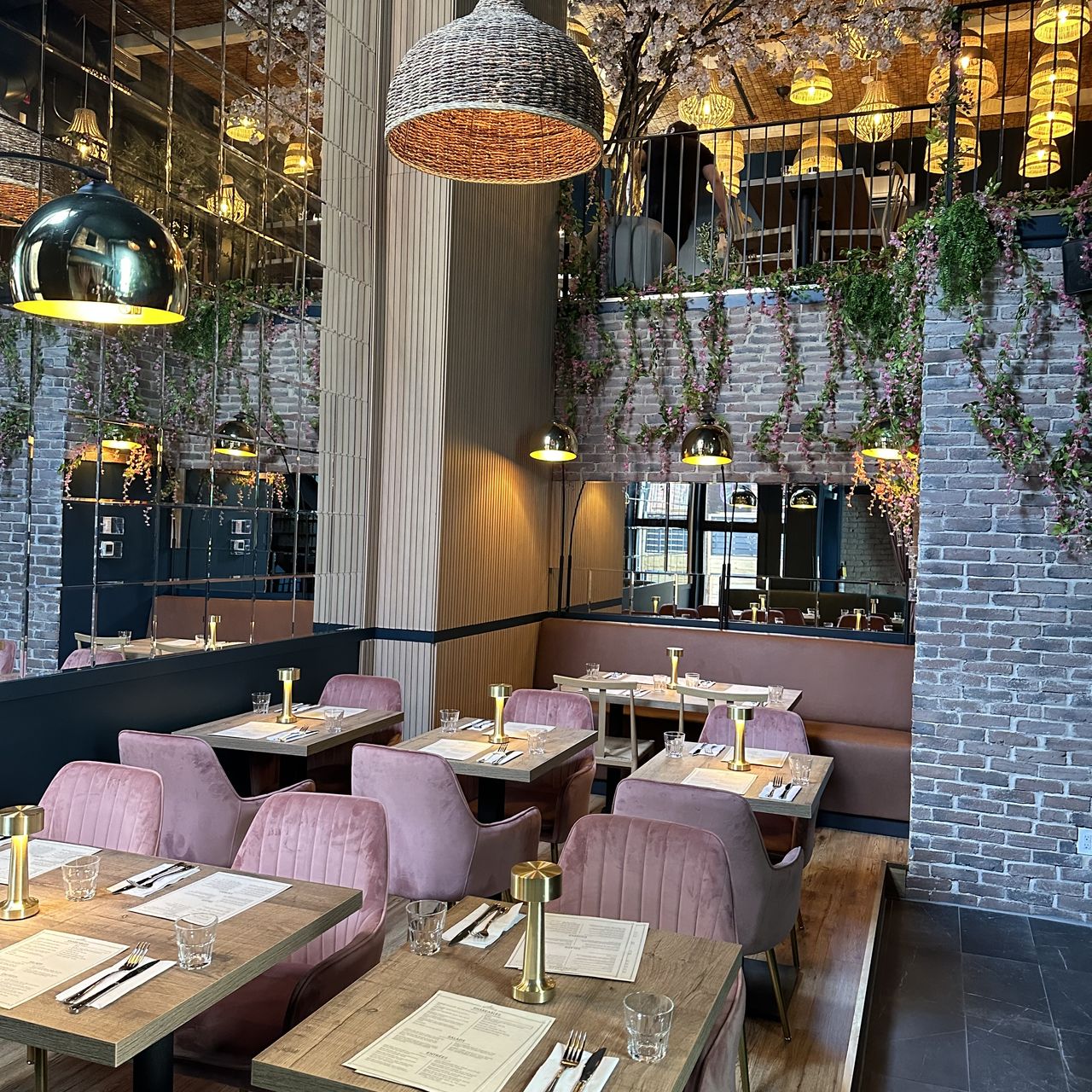 Experience Exclusive Dining at Private Event Restaurants - Shoreshim