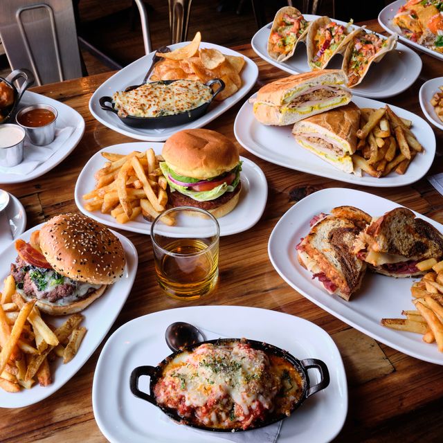 HOBNOB Neighborhood Tavern - Halcyon Restaurant - Alpharetta, GA ...