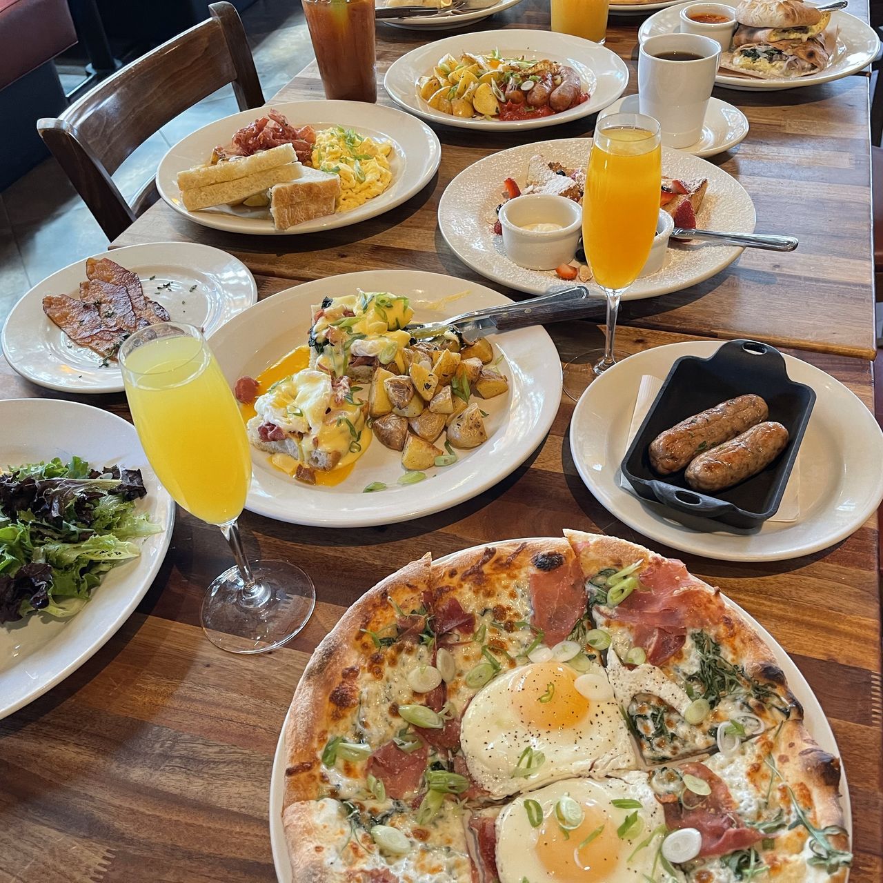 Round Table Pizza Montgomery Village Santa Rosa California | Cabinets ...